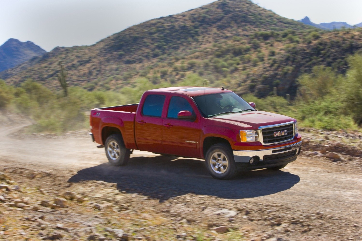 GMC Sierra 1500 III (GMT900) Crew Cab Short Box 6.0 Vortec V8 (367 Hp ...